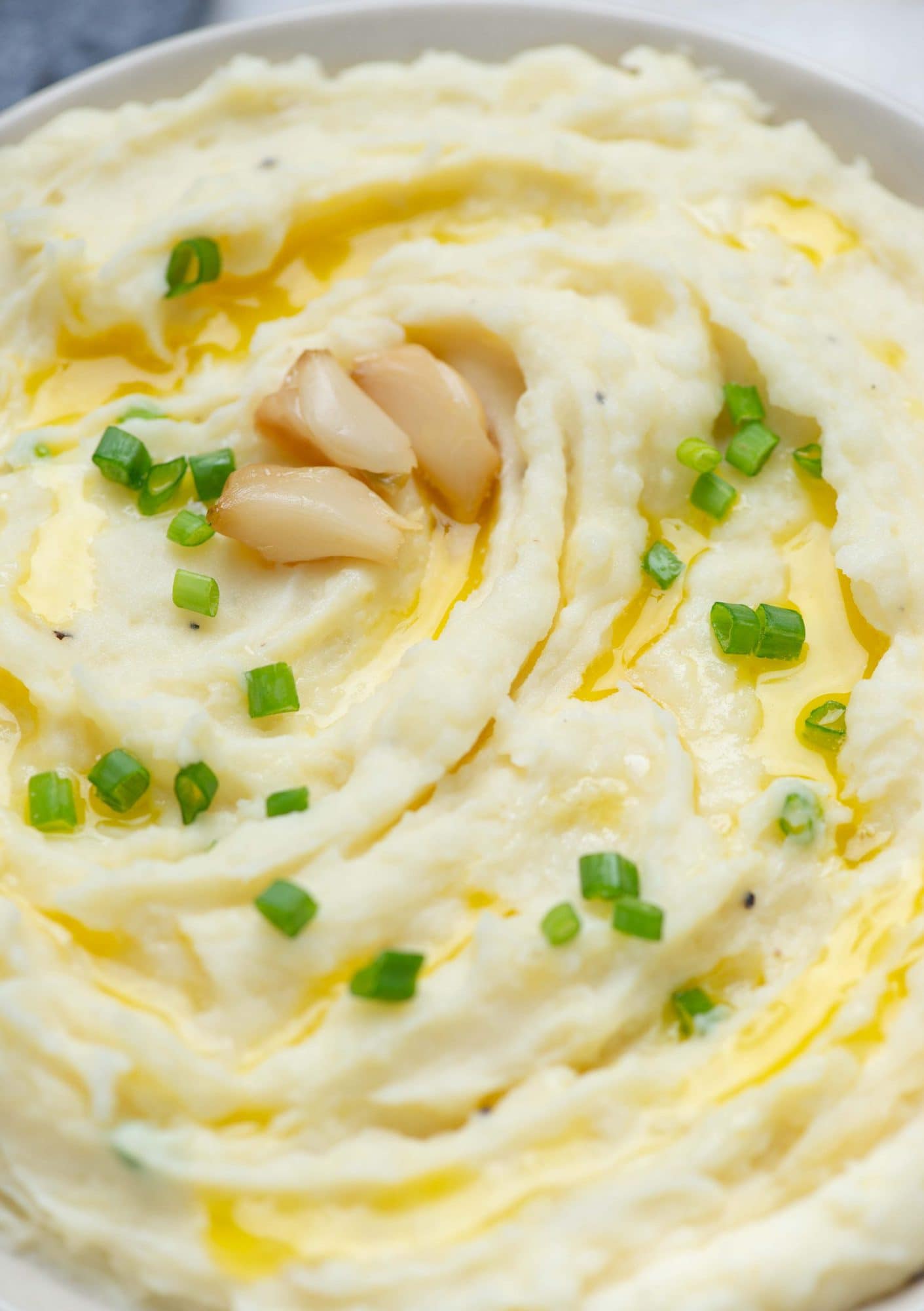 Roasted Garlic Mashed Potatoes - The flavours of kitchen
