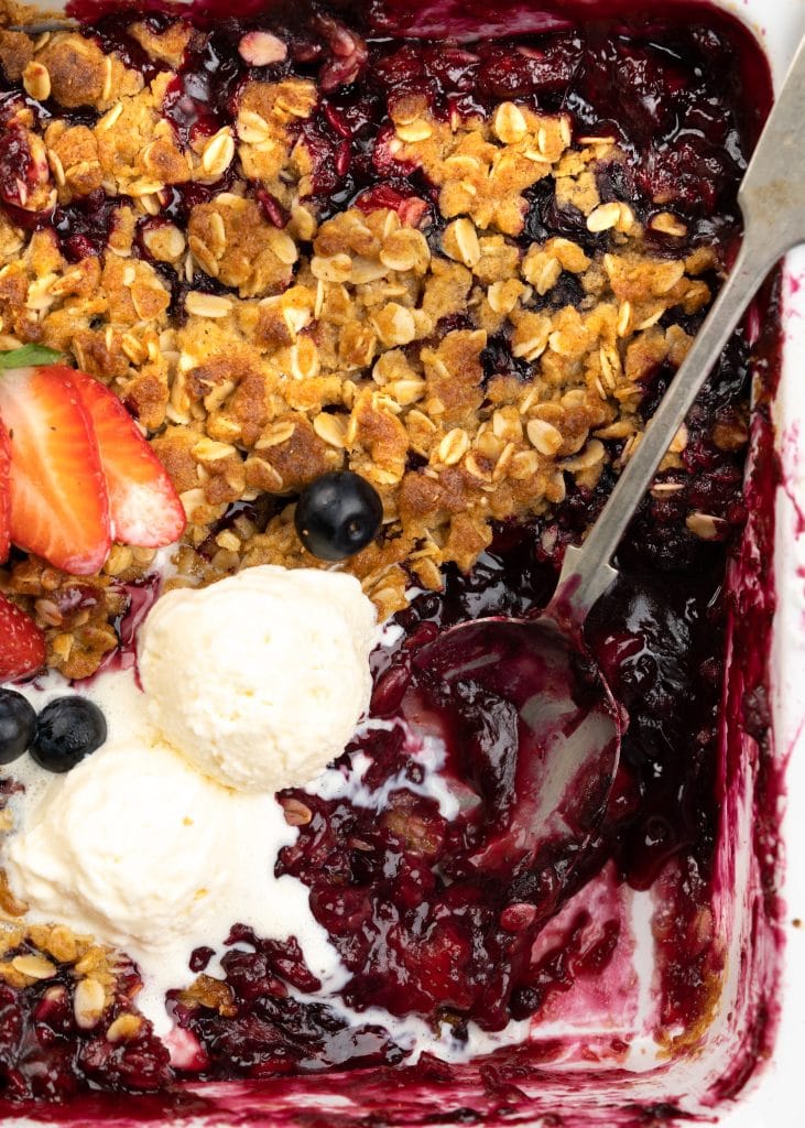 Mixed Berry Crisp - The flavours of kitchen