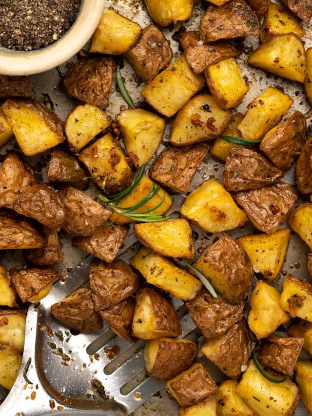 Roasted Garlic Mashed Potatoes - The flavours of kitchen